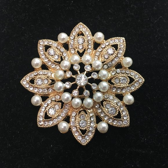 Monet | Jewelry | Monet Vintage Style Rhinestone Pearls Gold Tone ...